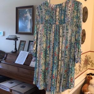ONE WORLD | Tops | Pretty Floral One World Tunic In Euc | Poshmark